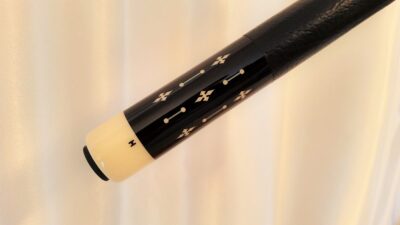 Robert Harris Custom Cue with 2 Shafts & Joint Protectors For Sale