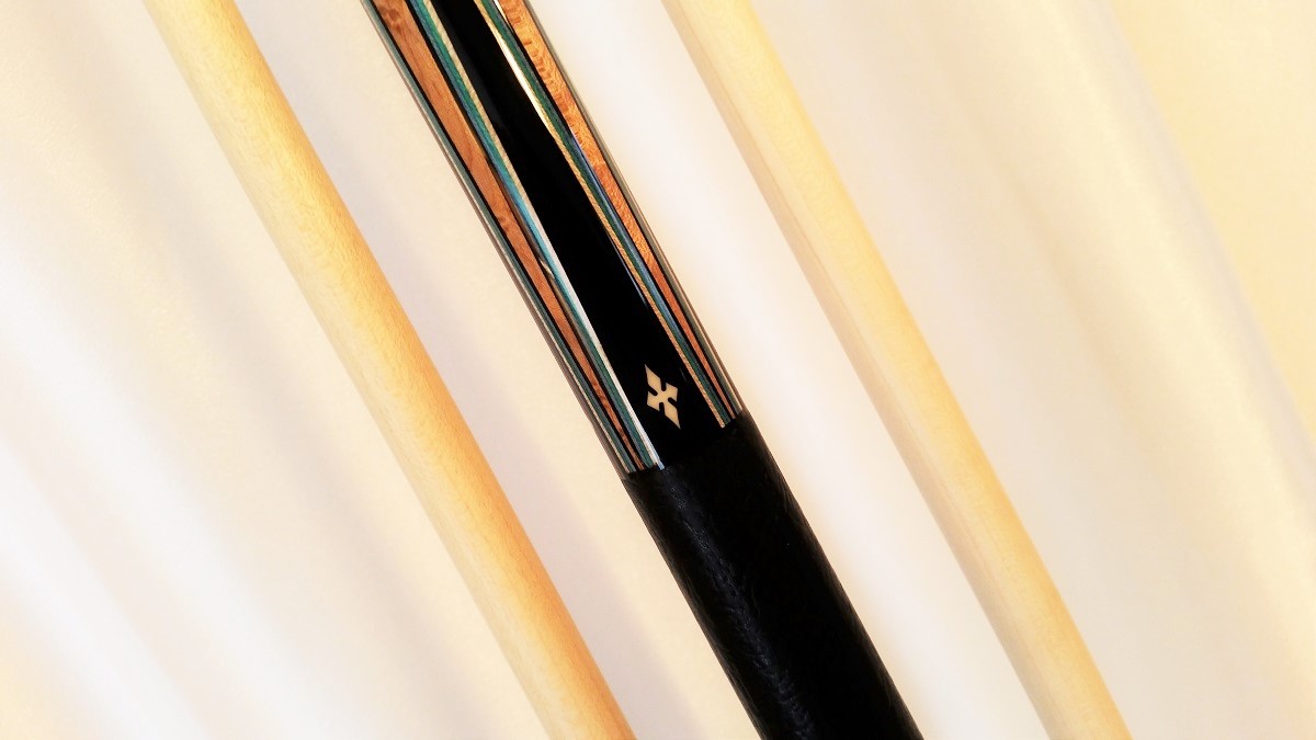 Robert Harris Custom Cue with 2 Shafts & Joint Protectors For Sale