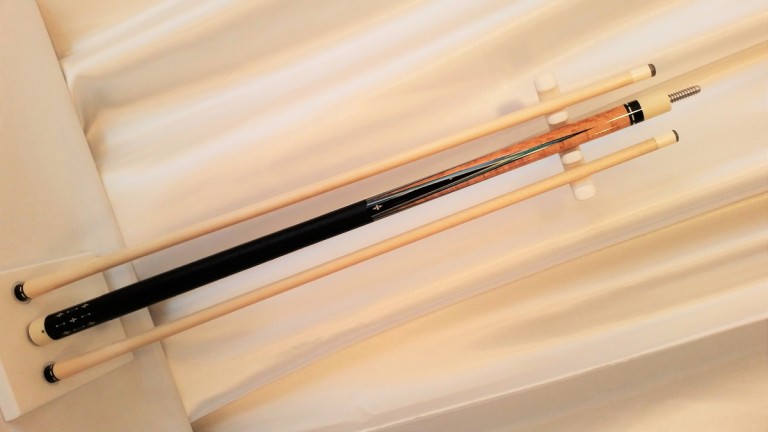 Robert Harris Custom Cue with 2 Shafts & Joint Protectors For Sale